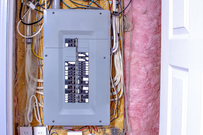 Signs It’s Time for A New Breaker Box Installation | Lamm Electric